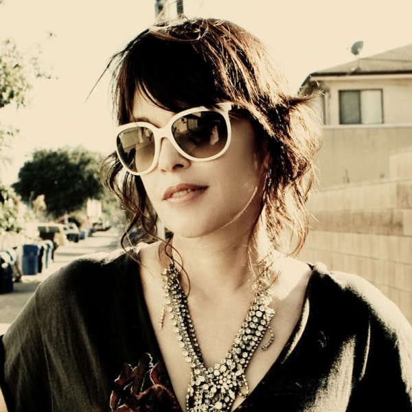 Beth Thornley: Avoiding Labels - Philthy Mag